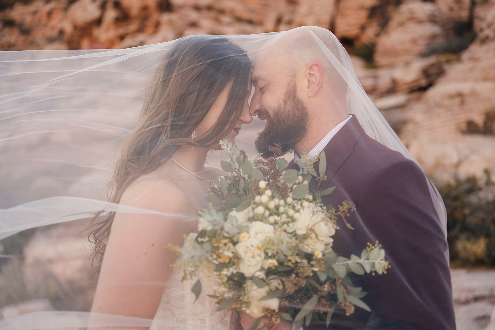 Red Rock Canyon Elopement: The Ultimate Guide for Adventurous Couples ...